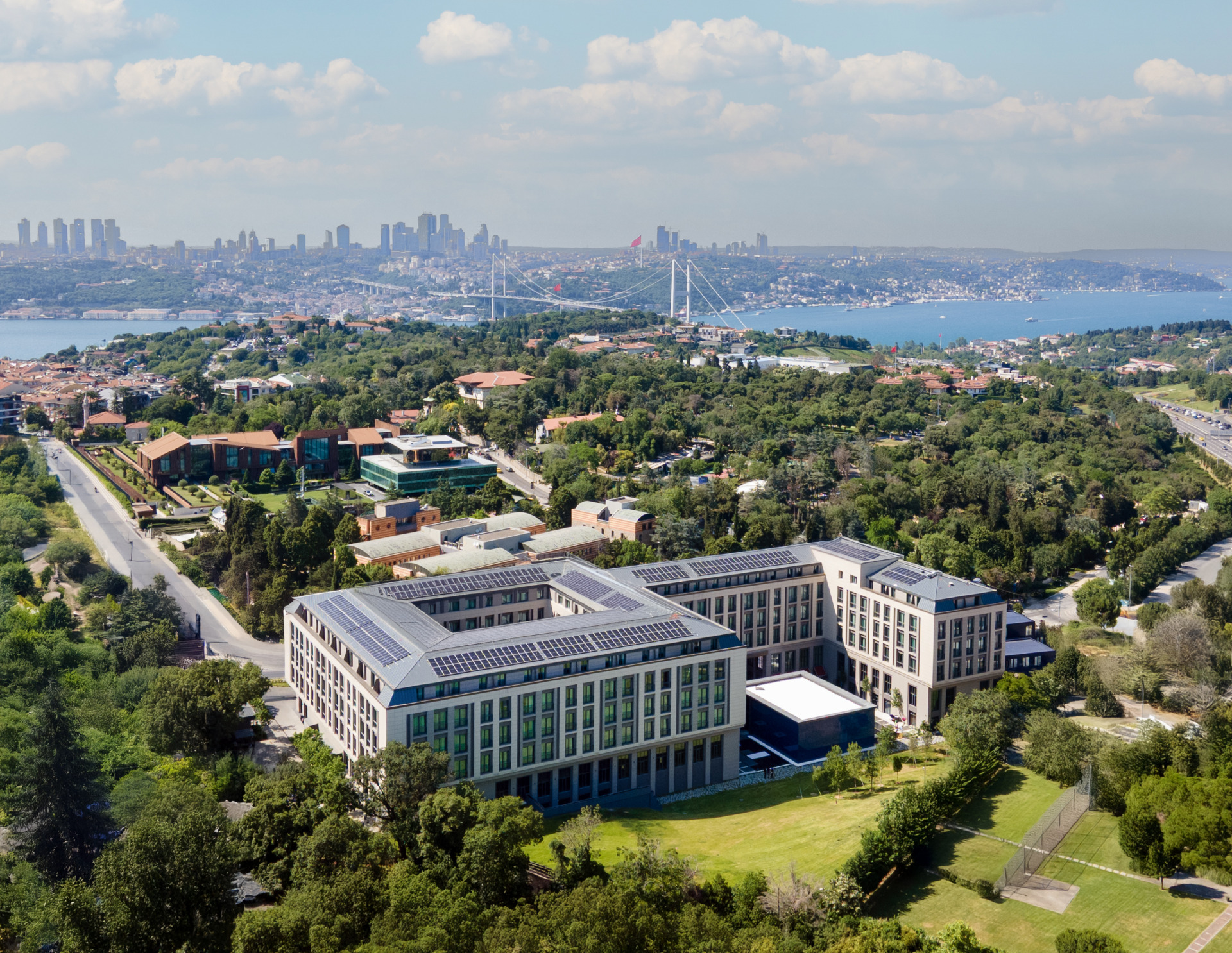 Altunizade Suites İstanbul, Curio Collection by Hilton: Konfor ...