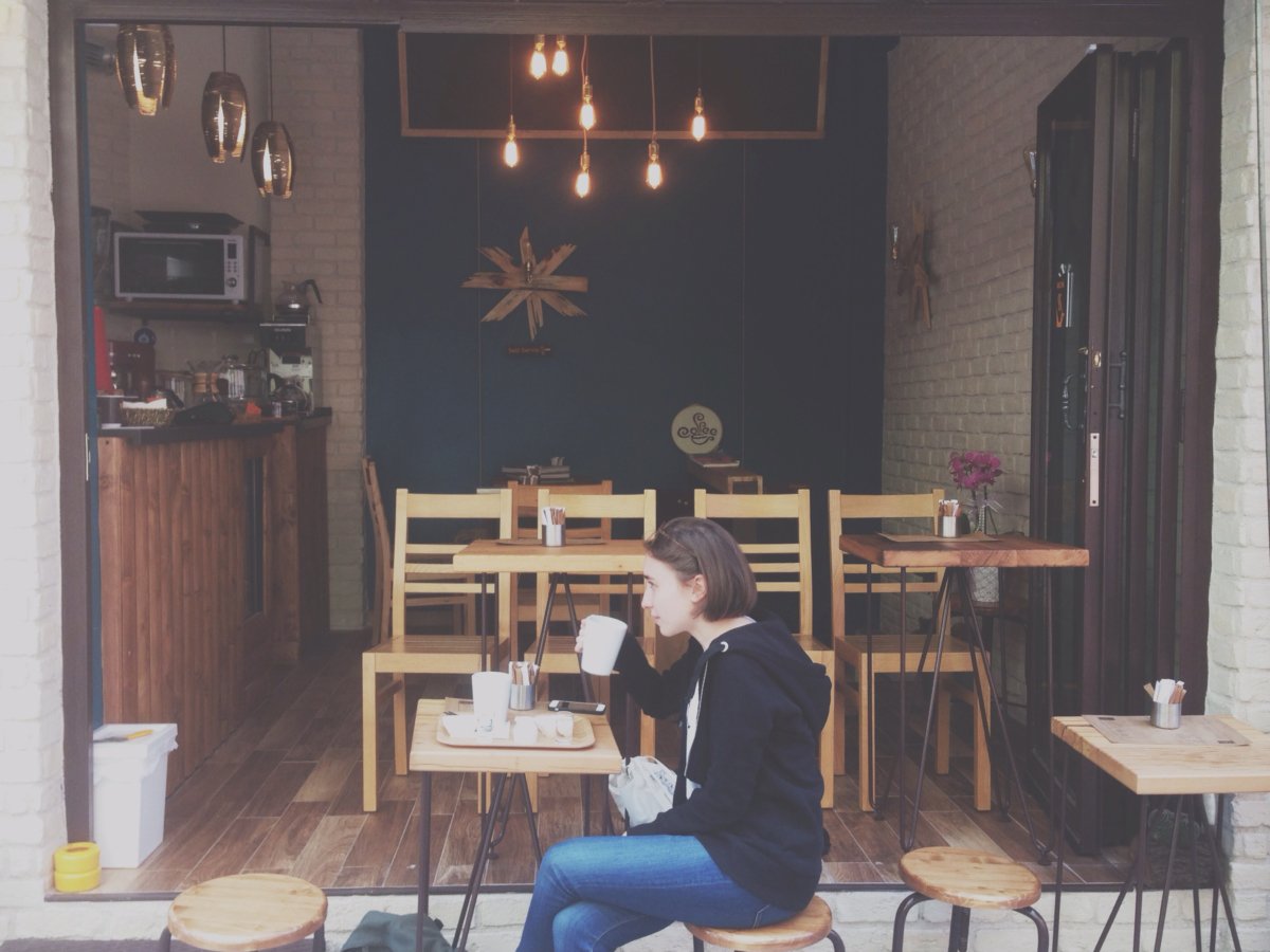 Tribu Caffe Artigiano: Kahve-Kitap Keyfi İçin Bir Kadıköy Kahvecisi ...