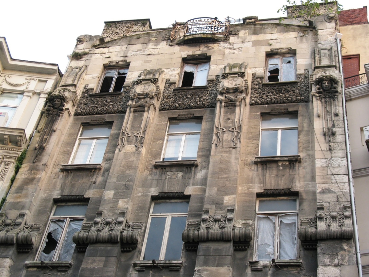 İstanbul’dan 10 Tarihi Apartman ve Etkileyici Hikayeleri • theMagger