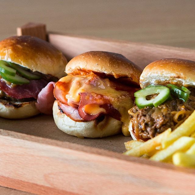 Kis (Keep It Simple) Rotisserie: Reşitpaşa’da Bir Amerikalı • theMagger