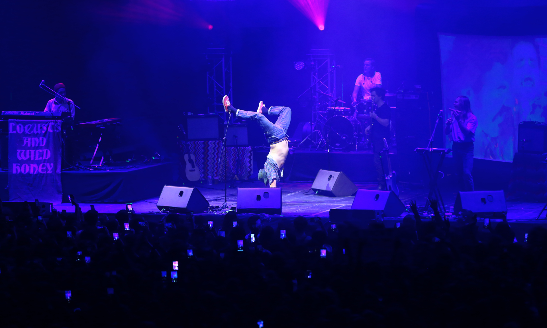 Birlikte Güzel: Gezgin Salon Konserleri: Mac DeMarco • theMagger