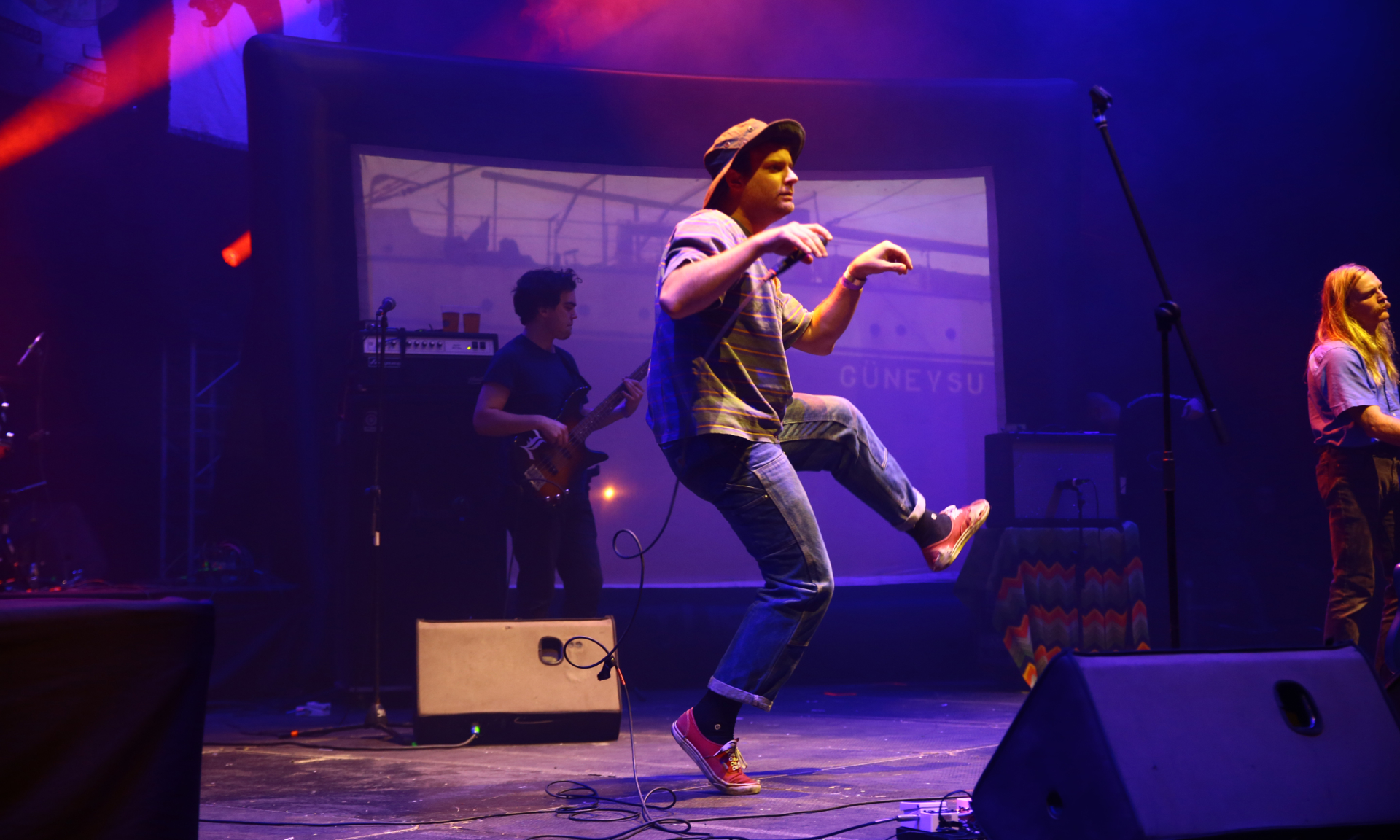 Birlikte Güzel: Gezgin Salon Konserleri: Mac DeMarco • theMagger