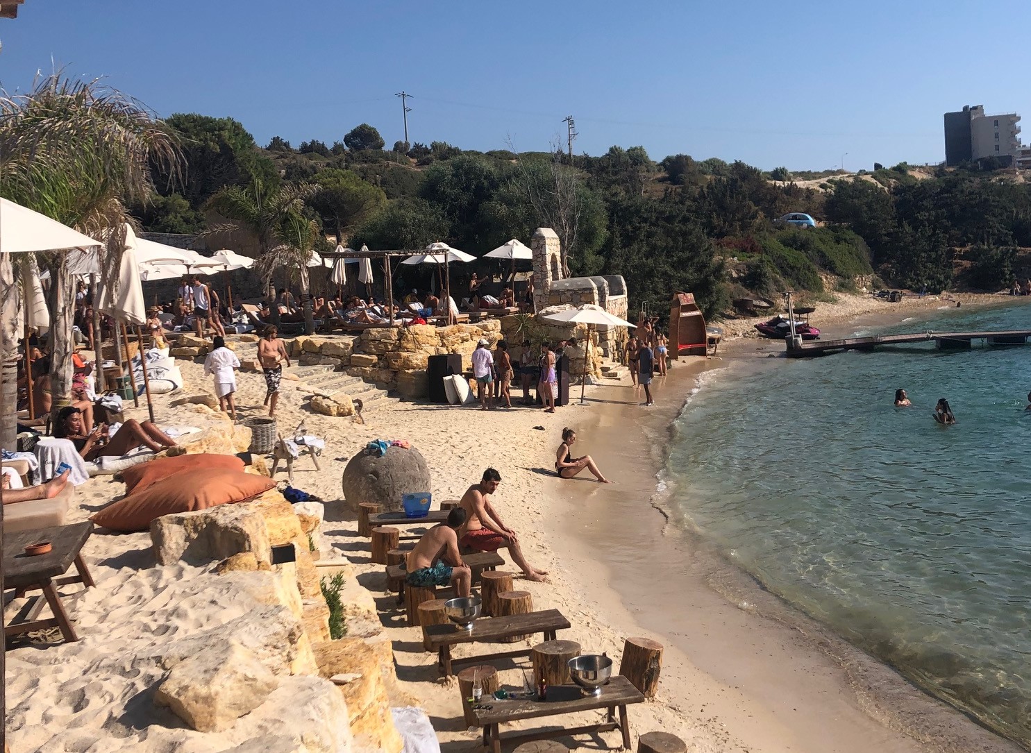 Çeşme Beach’leri: Deniz, Güneş ve Eğlence Dolu Plajlar • theMagger