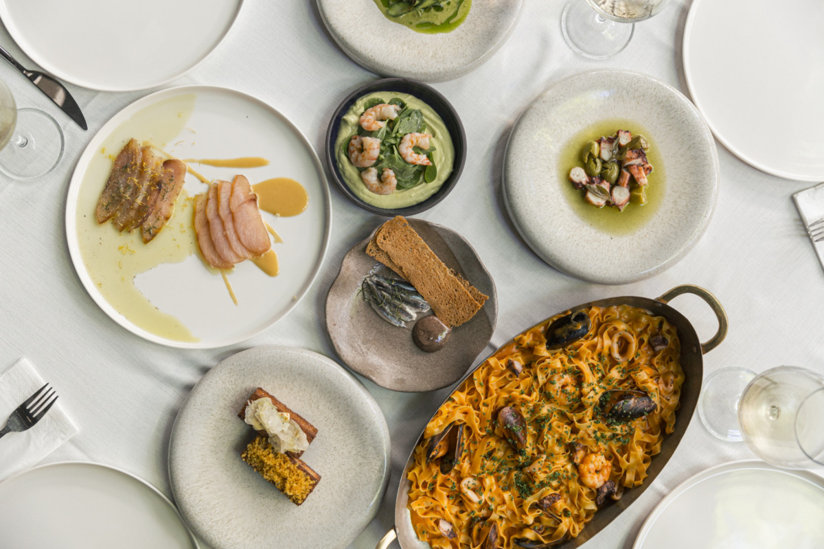 Amavi: Alaçatı’da Ezber Bozan Bir Balık Restoranı • theMagger