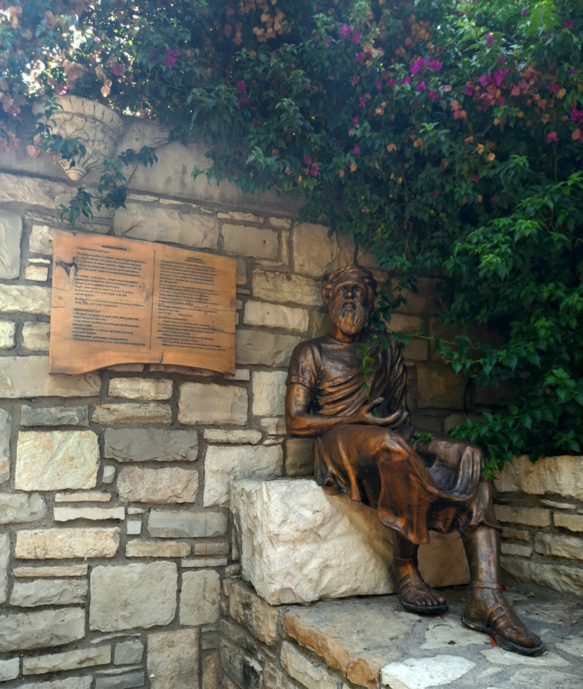 Anaksagoras Heykeli: Urla Ziyaretinizde Uğramanız Gereken Bir Durak ...