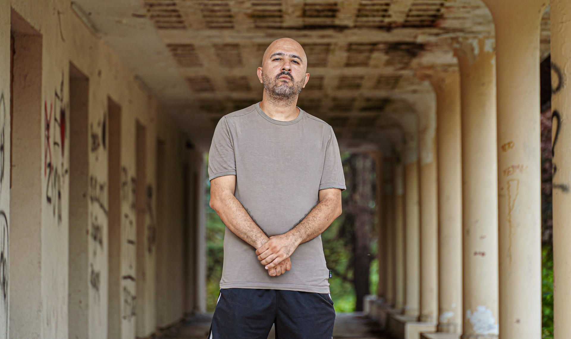 Kayra ile: Türkçe Hip-Hop Kültürü ve “Normal” Albümü Üzerine • theMagger