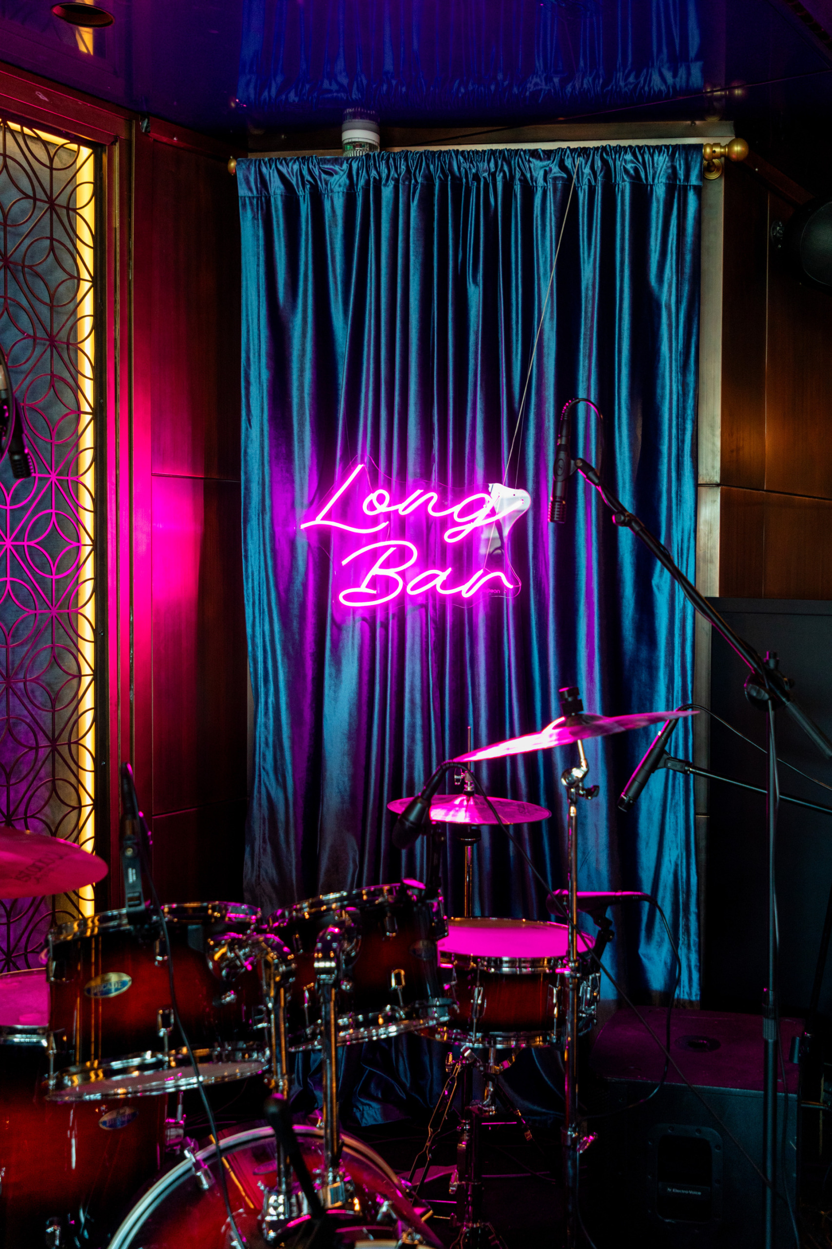Gastronomiye Canlı Müzik Katılınca: Long Bar’da Buluşuyoruz • theMagger